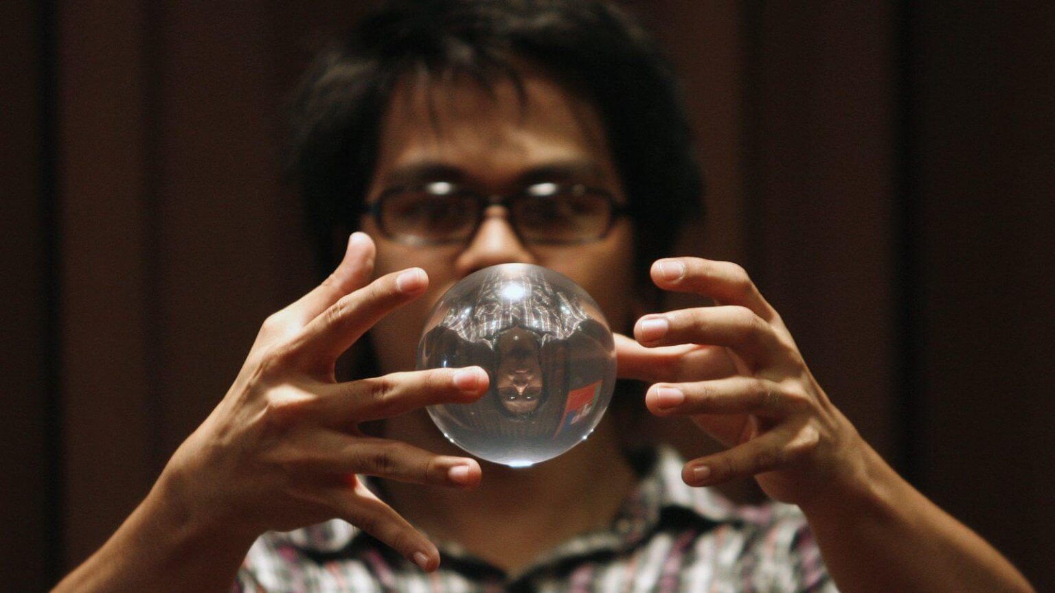 13 Super Easy Mind Reading Tricks That You Can Actually Learn Easily ...